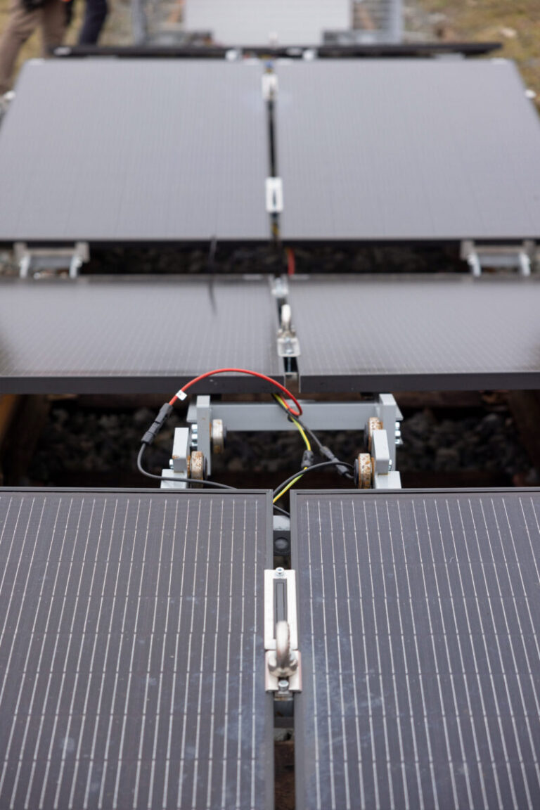French railway company tests rail-mounted solar-plus-storage plant for ...